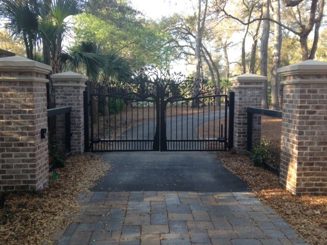 Oak Tree Driveway Gates
